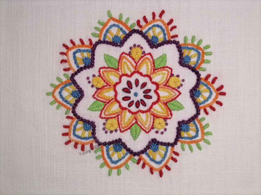 Rainbow Mandala - Hand Embroidery Kit - House Of Embroidery – Boutique SMT